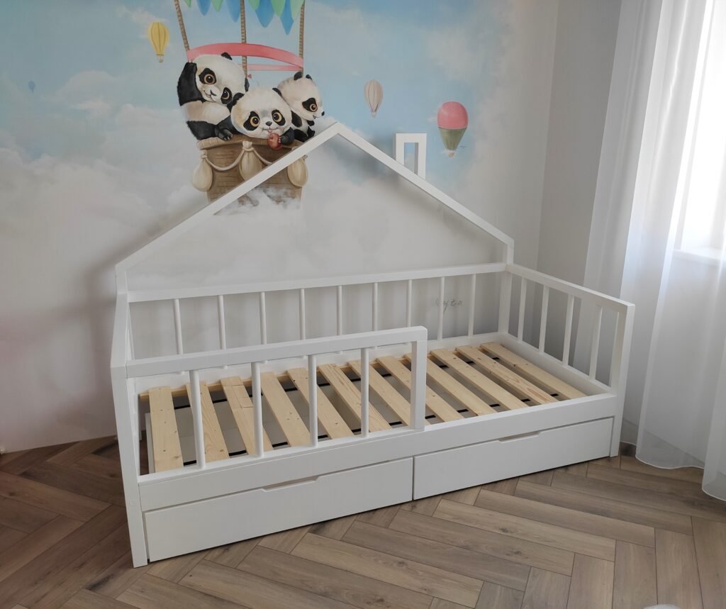 Lova ,,Vaikystės namelis“ – Me2kas